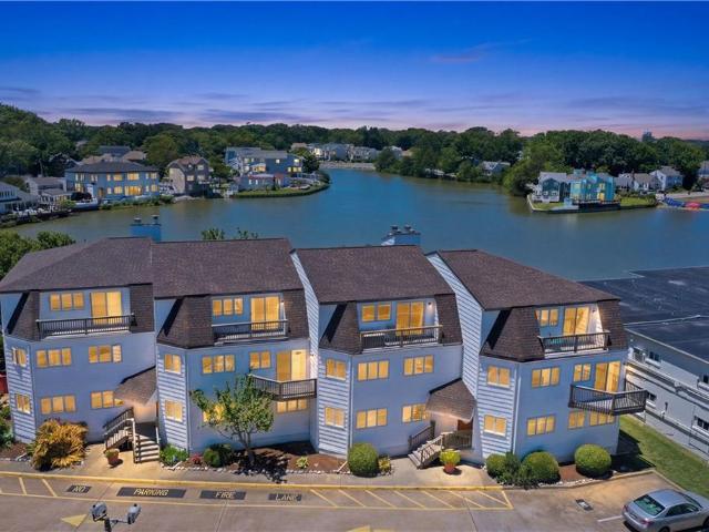 209 Lake DR