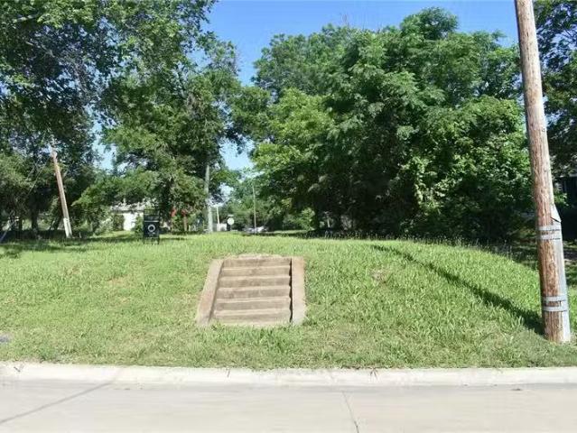 209 Landis St, Dallas, TX 75203