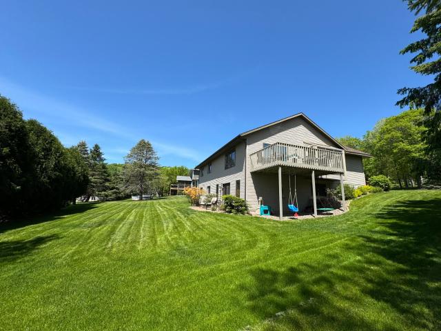 209 Larkspur E Ln