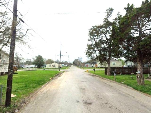 209 Moutray Ave, Wharton, TX 77488 | MLS #88599