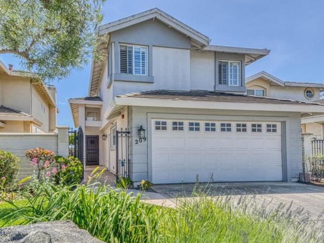 209 Montclair Ln, Salinas, CA 93906