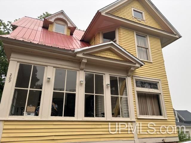 209 Montezuma Avenue