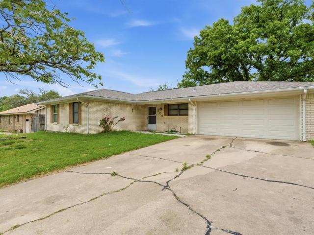 209 Moonlight Trail, Stephenville, TX 76401 | MLS #21276