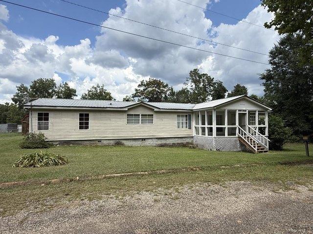209 McLain St, Newville, AL 36353
