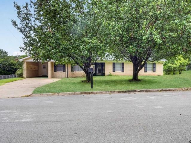209 Meadowbrook, Overton, TX 75684