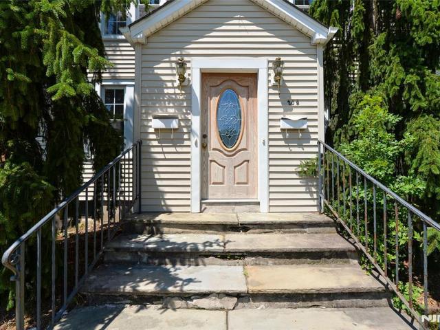 209 Merritt Avenue