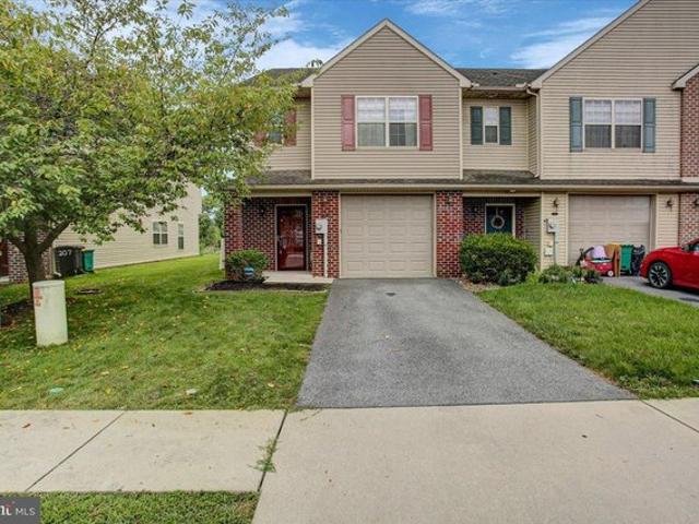 209 Merriweather Dr, Chambersburg, PA 17201