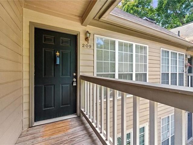 209 Mill Pond Ct SE, Smyrna, GA 30082