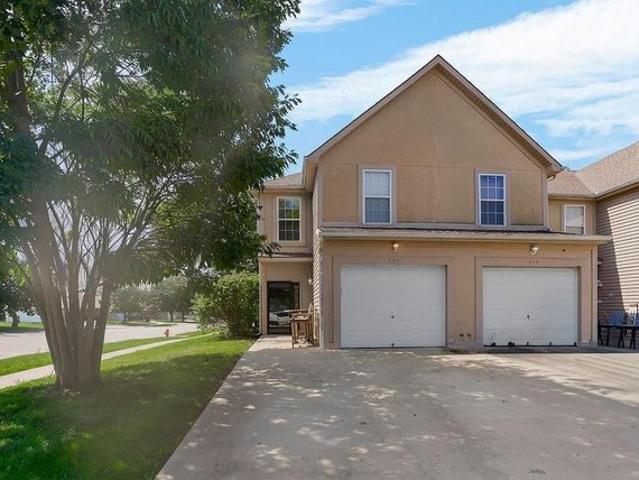 209 N 6th Ter, Louisburg, KS 66053