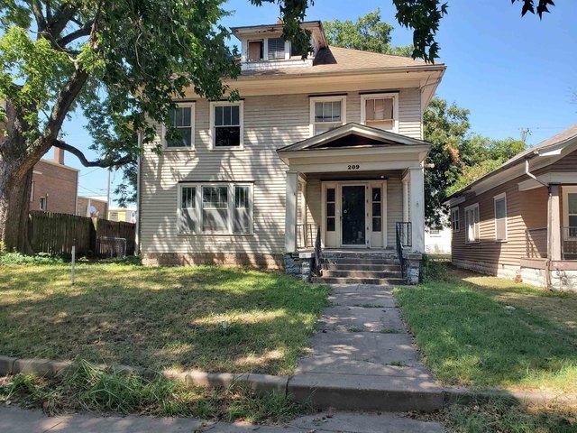 209 N A St, Arkansas City, KS 67005