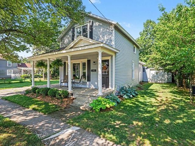 209 N Jackson St, Spring Lake, MI 49456