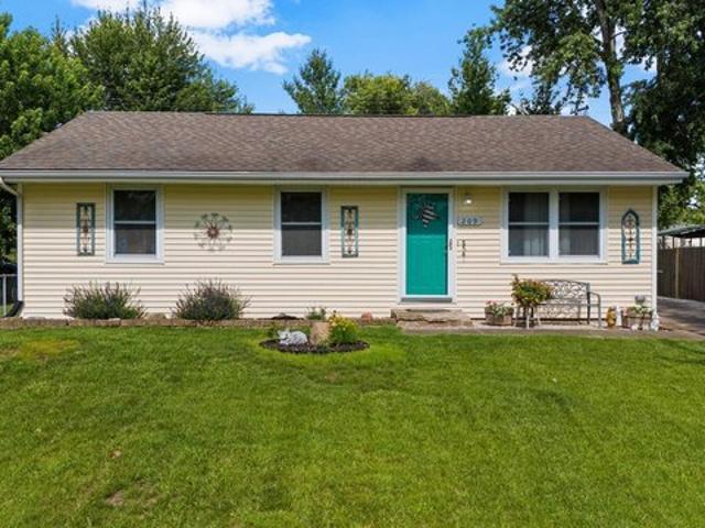 209 N Linnhill Ln, Washington, IL 61571
