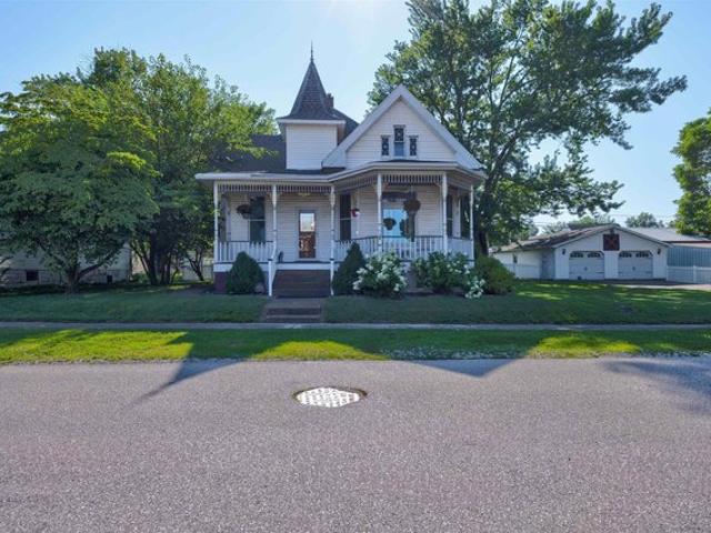 209 N Main St, Haubstadt, IN 47639