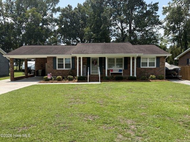 209 Nancy St, Lake Waccamaw, NC 28450