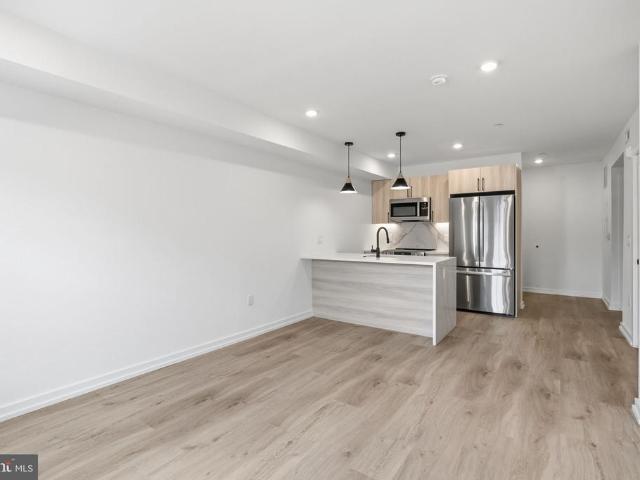 209 New Street # 5B