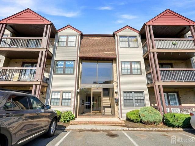 209 Newport Ct, Fords, NJ 08863