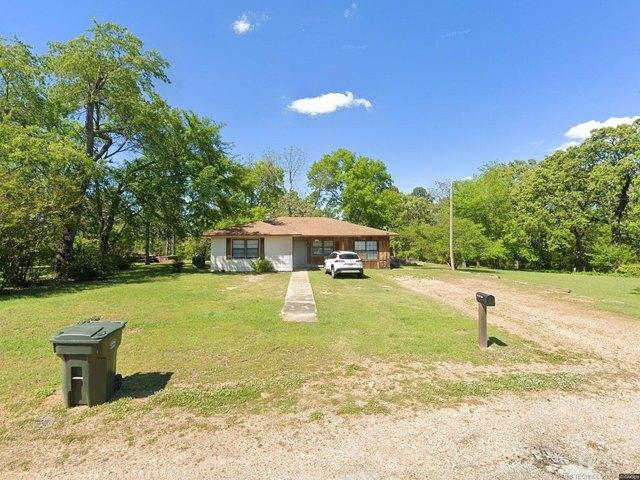 209 NE 9th St, Antlers, OK 74523