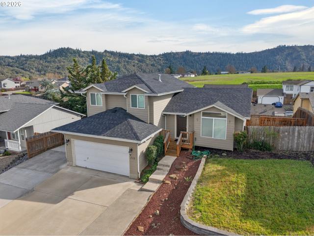 209 ne rose ridge dr