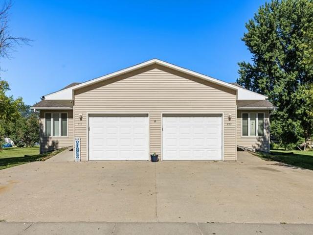 209 S Cottonwood St, Roland, IA 50236
