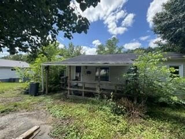 209 S Hill St, Grayson, KY 41143