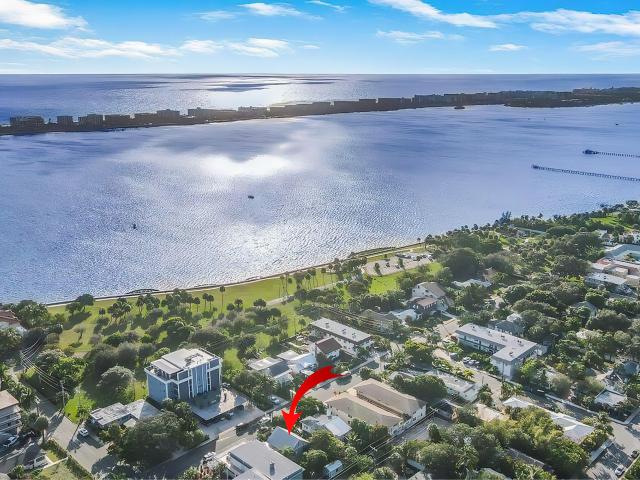 209 S Lakeside Dr, Unit C, Lake Worth Beach, FL 33460 | Compass