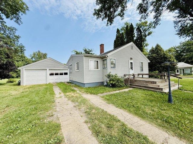 209 S Lee St, Bryant, SD 57221