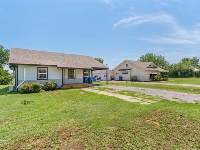 209 S Linwood St, Cordell, OK 73632