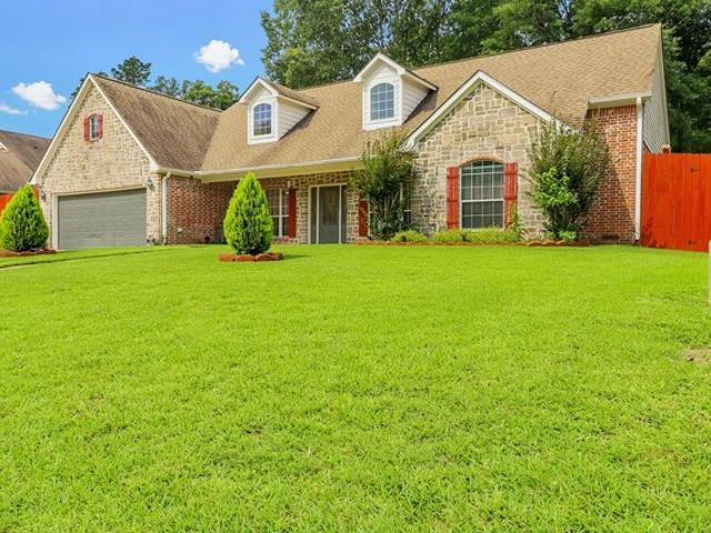 209 Southbend Dr, Lufkin, TX 75901