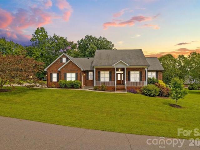 209 Seven Springs Loop, Statesville, NC 28625