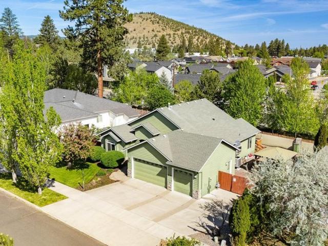 209 SE Soft Tail Dr, Bend, OR 97702