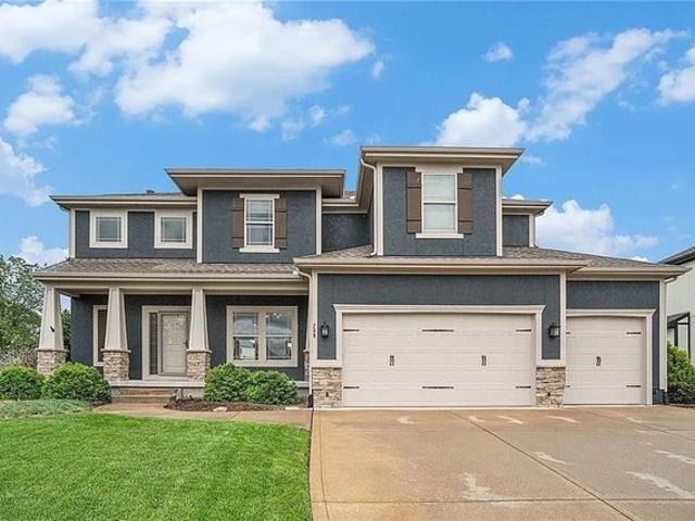 209 SE Waterwheel Ln, Lee's Summit, MO 64063