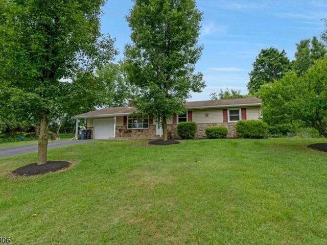 209 Spring Garden Rd, Holland Township, NJ 08848
