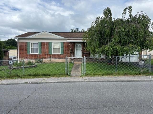 209 Spruce St, Mabscott, WV 25871