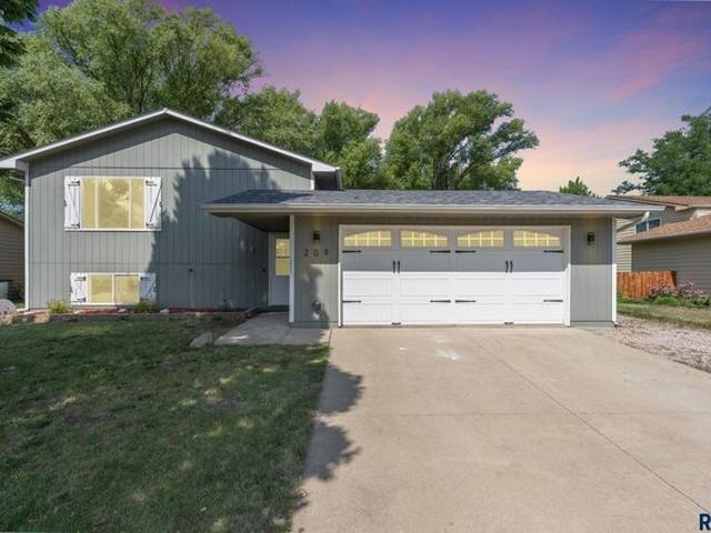 209 Steven St N, Worthing, SD 57077