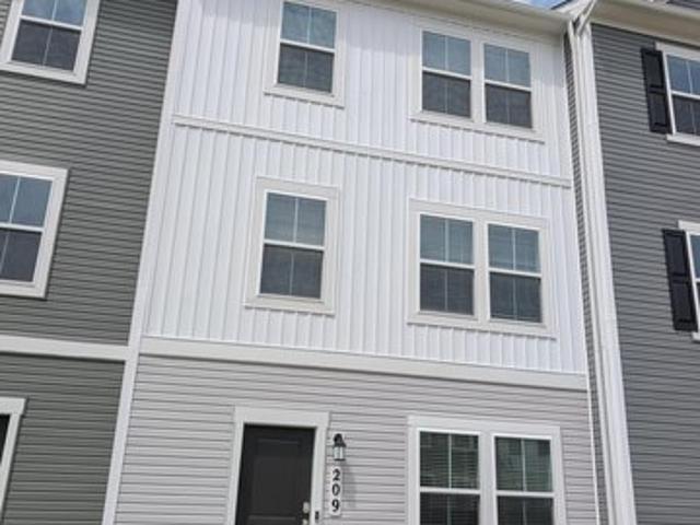 209 Swan Field Ave, Ranson, WV 25438