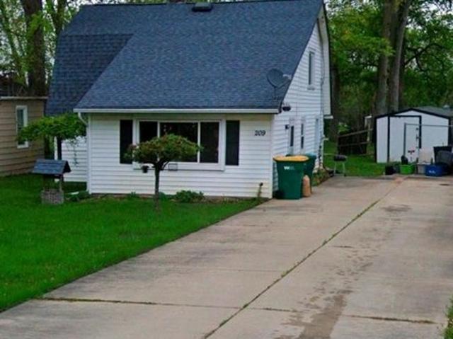 209 Park St, Gaines, MI 48436