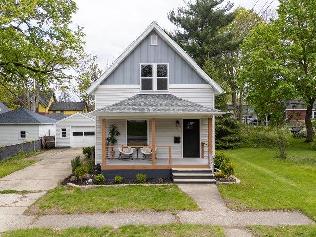 209 Park St, Plainwell, MI 49080