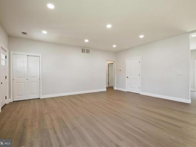 209 Parkinson Ave, Hamilton, NJ 08610 | MLS #NJME2077