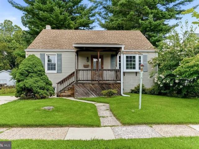 209 Pennsylvania Ave, Prospect Park, PA 19076