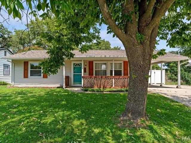 209 Pleasant Ridge Rd, Fairview Heights, IL 62208