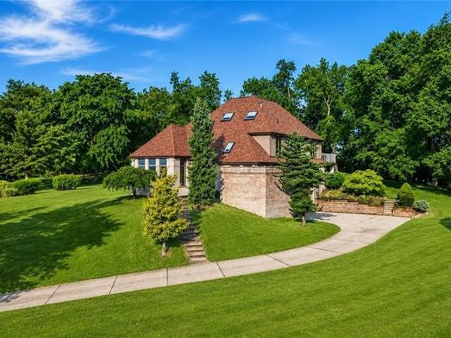 209 Pleasant View Ct, Clairton, PA 15025