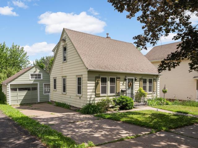 209 Robie Street W