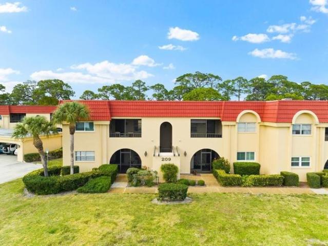 209 Rubens Dr #E, Nokomis, FL 34275