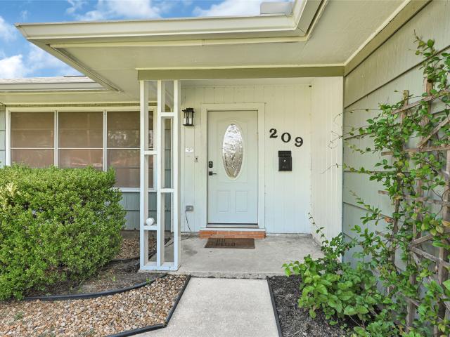 209 W 6th Street