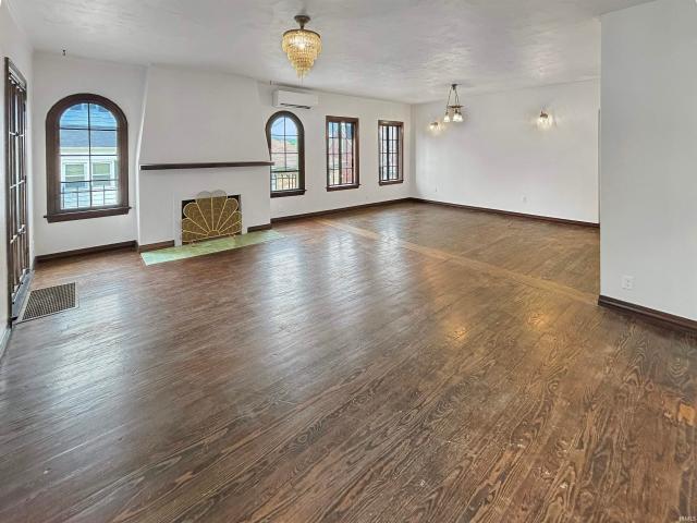 209 W 9th Street