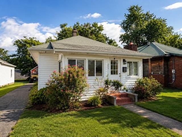 209 W 19th St, Metropolis, IL 62960