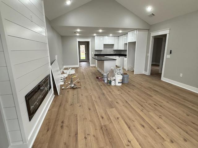 209 W Dewey