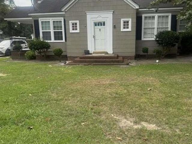 209 W Dogwood Dr, Mullins, SC 29574