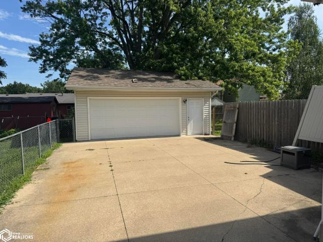 209 W Golf Avenue