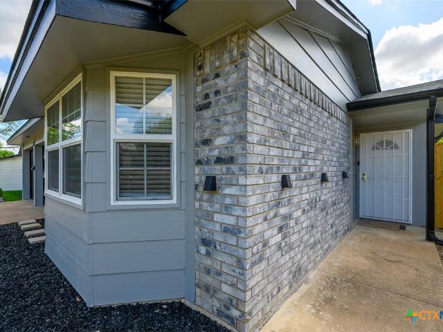 209 W Hogan Drive